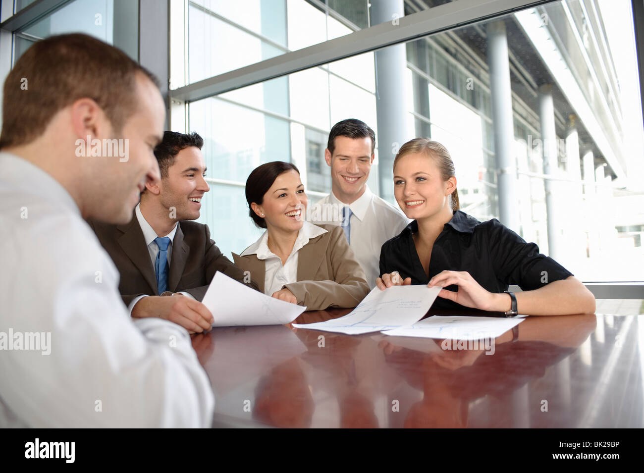 Presentation search hi-res stock photography and images - Alamy