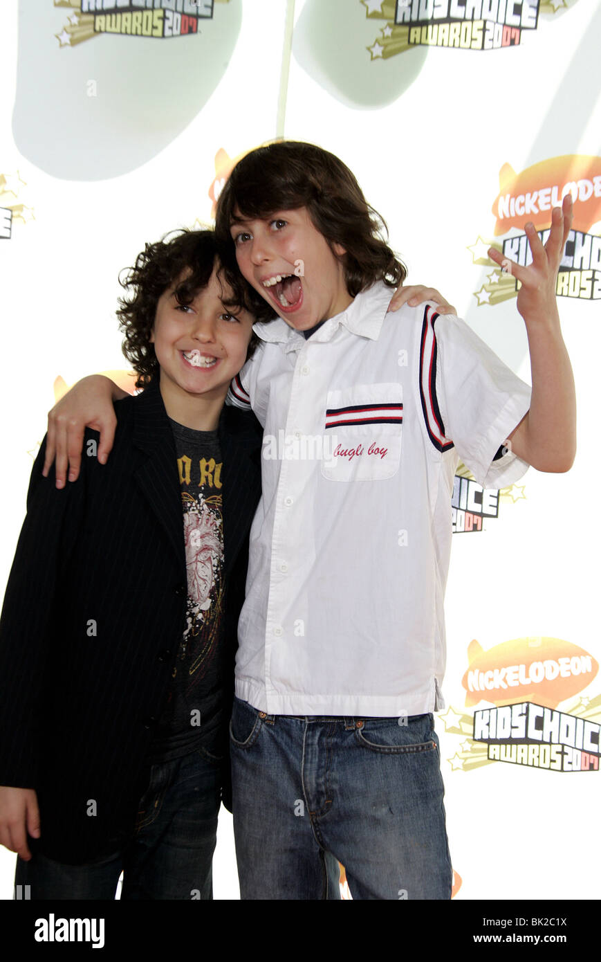 ALEX WOLF & NAT WOLF NICKELODEON'S 20TH KIDS CHOICE AWARDS UCLA ...