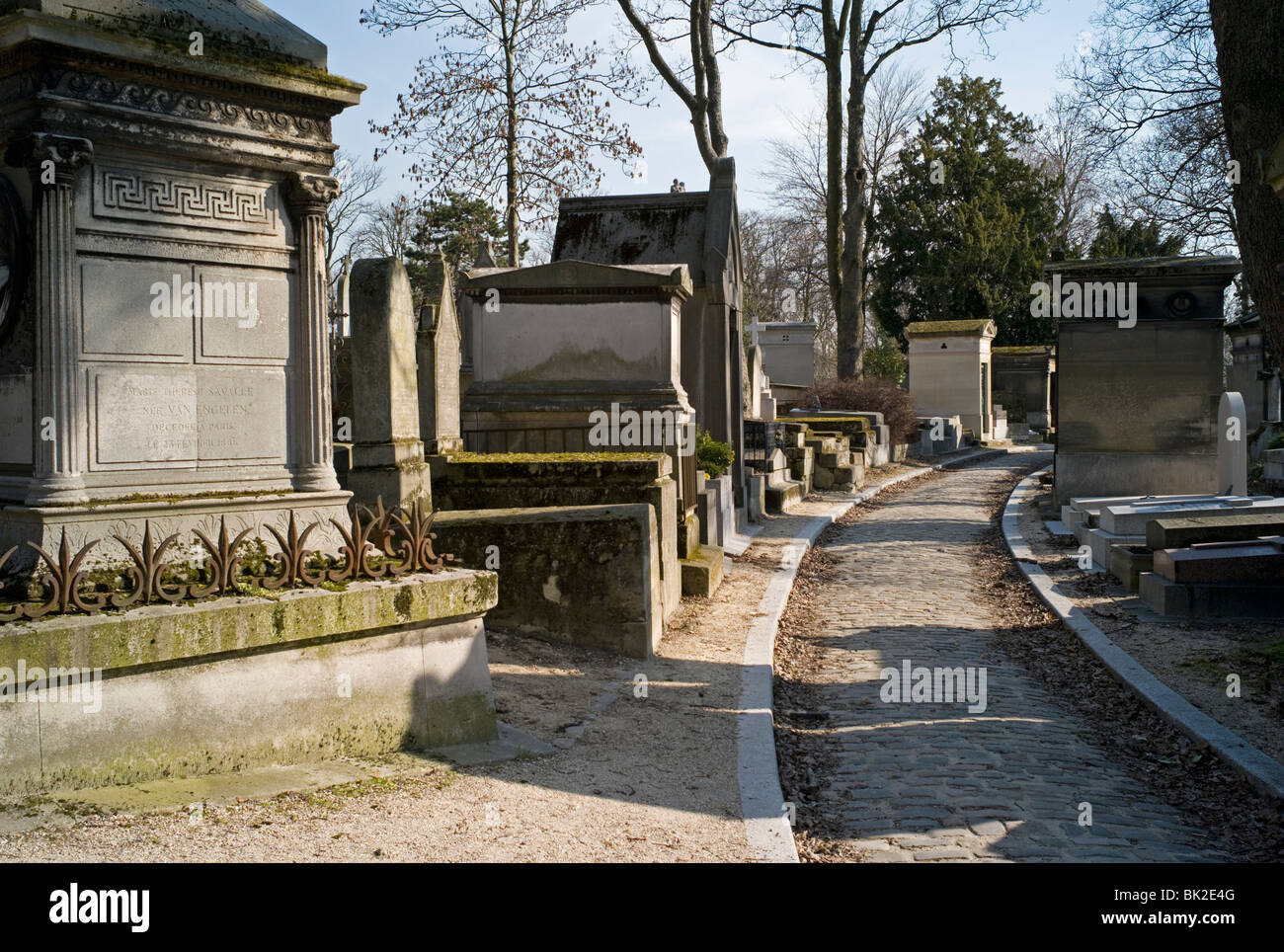 The Pere-Lachaise cemetery, Paris, France Stock Photo - Alamy