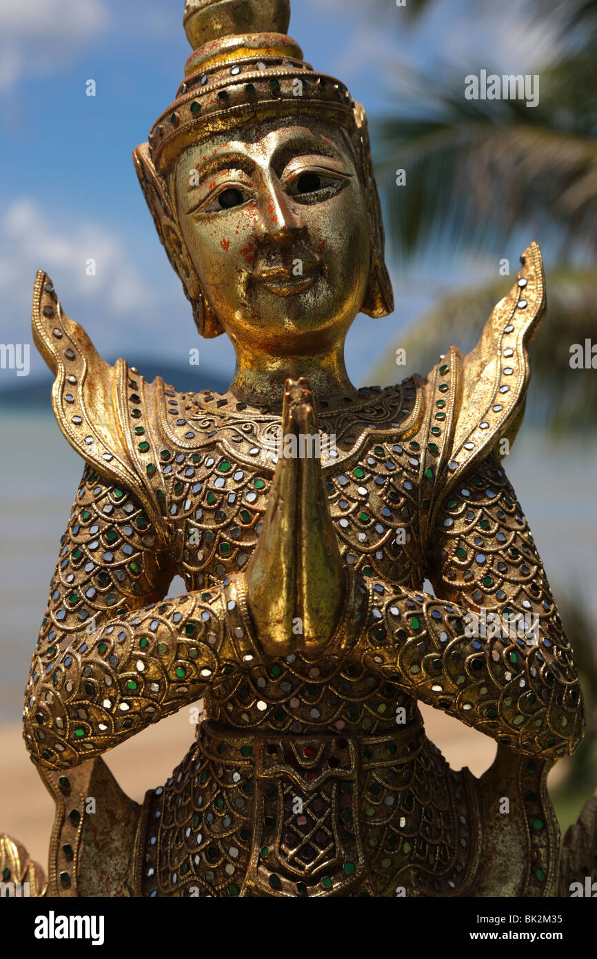 Gold man statue hi-res stock photography and images - Alamy