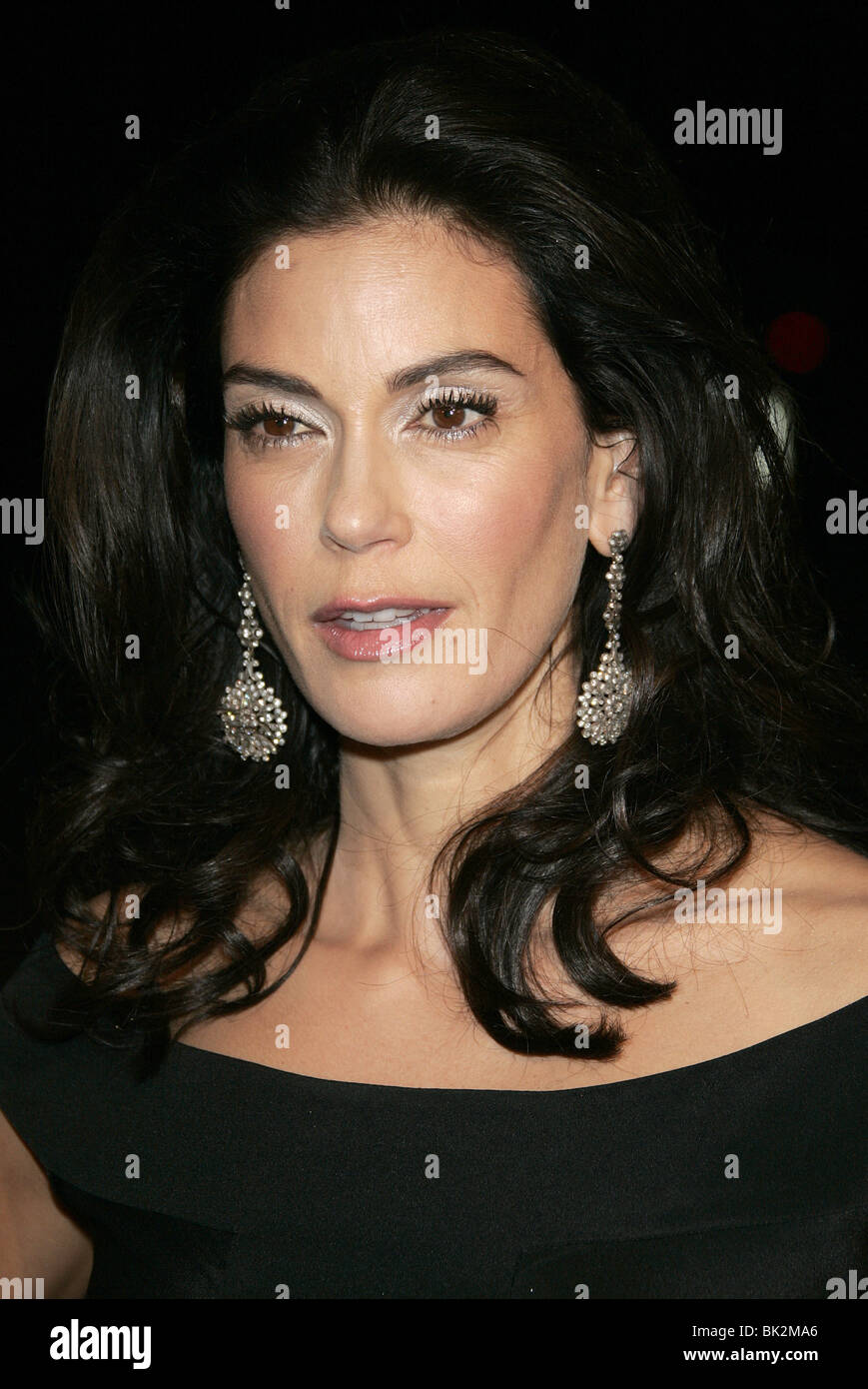 TERI HATCHER DREAMGIRLS FILM PREMIERE BEVERLY HILLS LOS ANGELES USA 11 ...