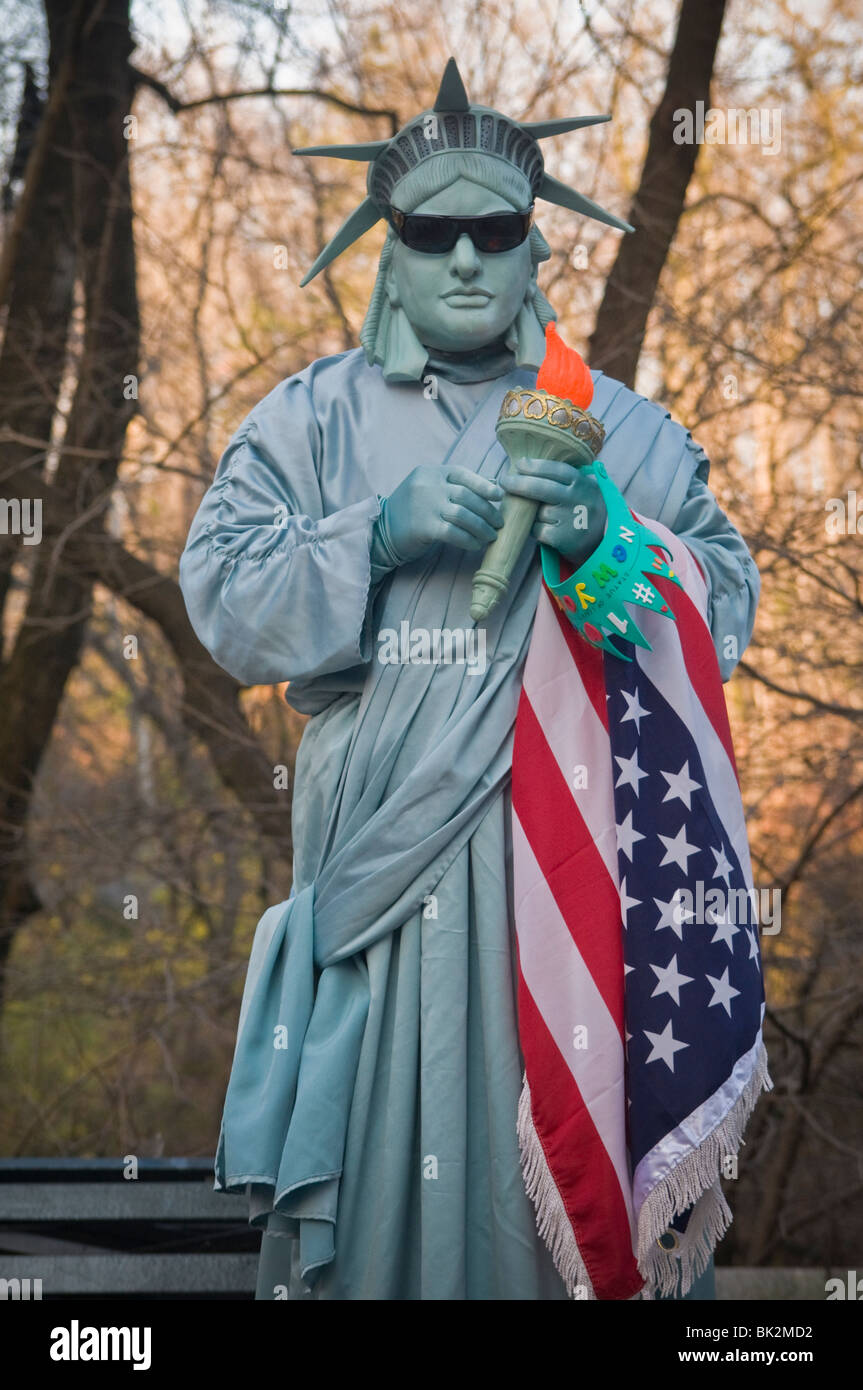 Statue of liberty caricature hi-res stock photography and images - Alamy