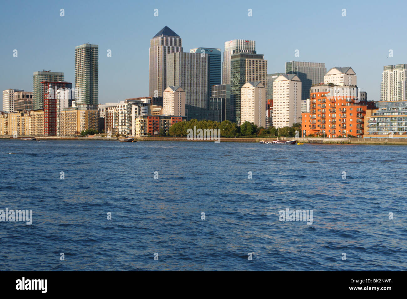 London docklands 1990s hi-res stock photography and images - Alamy