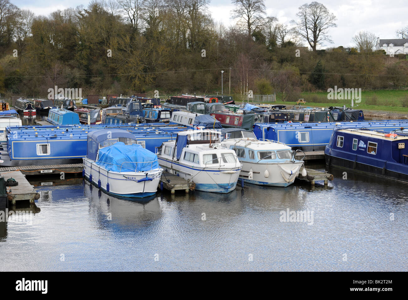 Ellesmere canal yard hi-res stock photography and images - Alamy