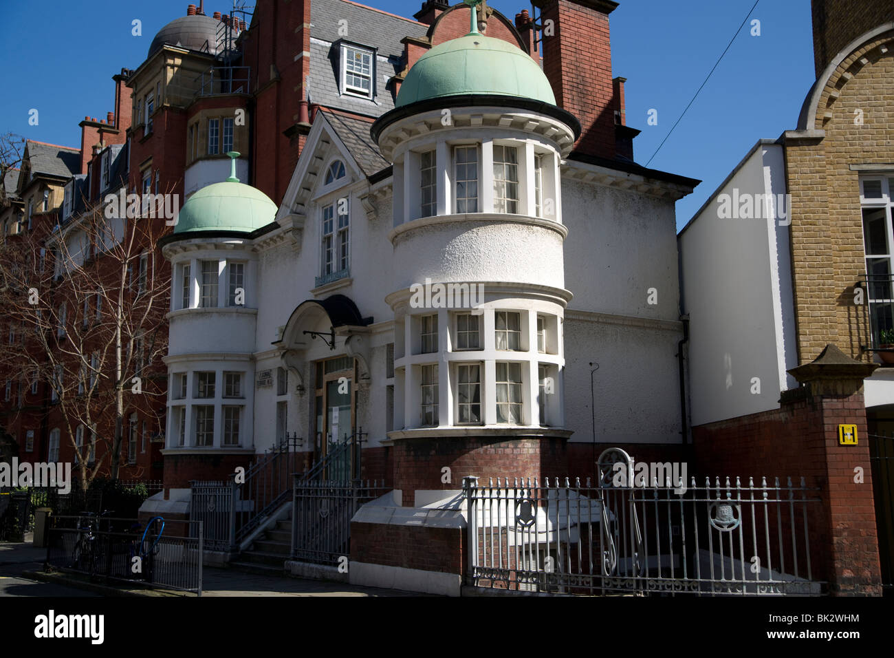 Eccentric house london hi-res stock photography and images - Alamy