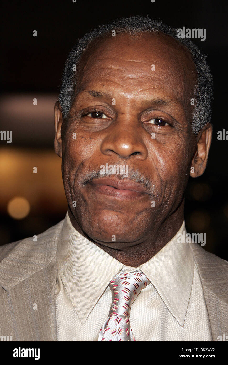 Danny glover shooter 2007 hi-res stock photography and images - Alamy