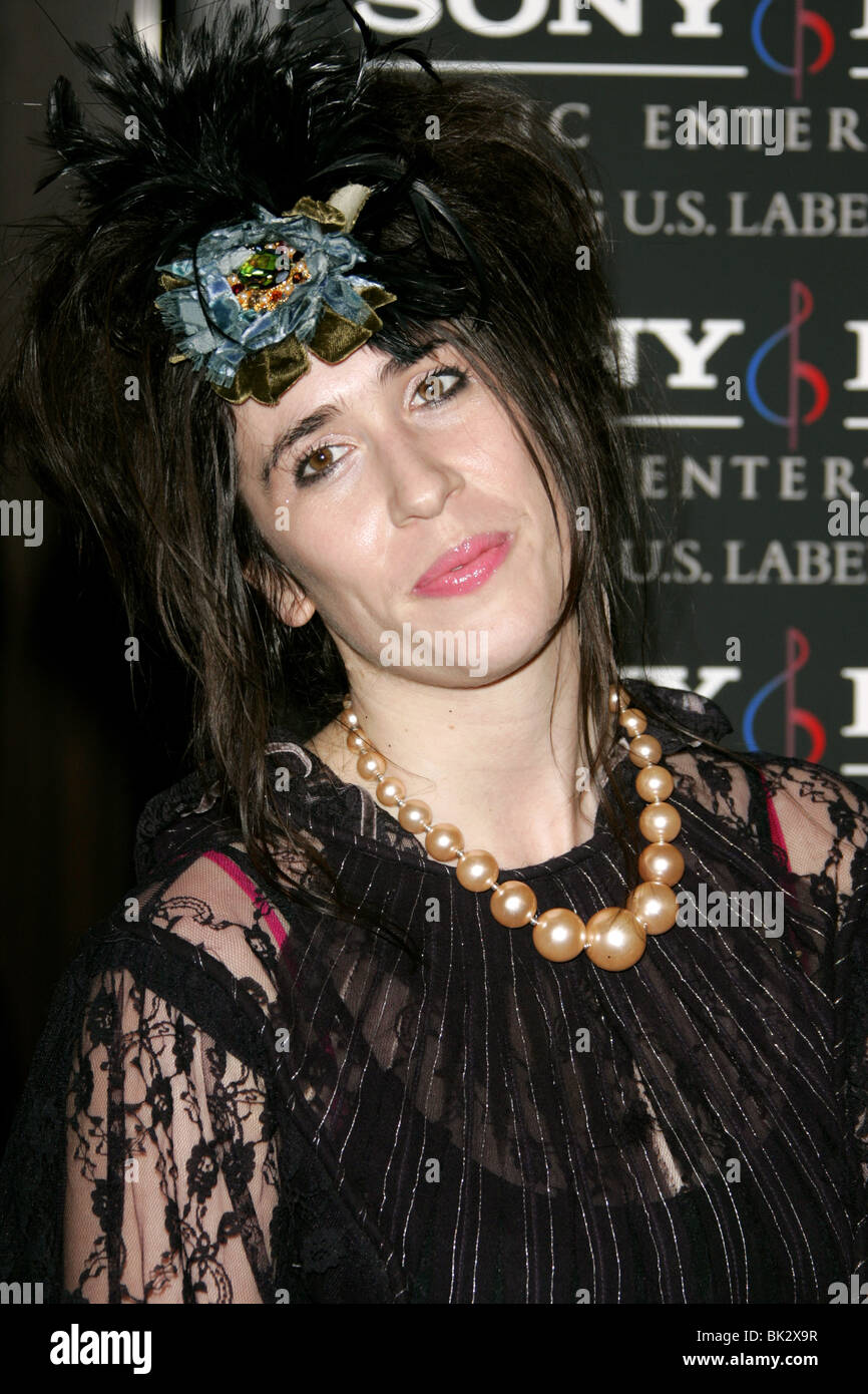 Imogen heap singer hi-res stock photography and images - Alamy