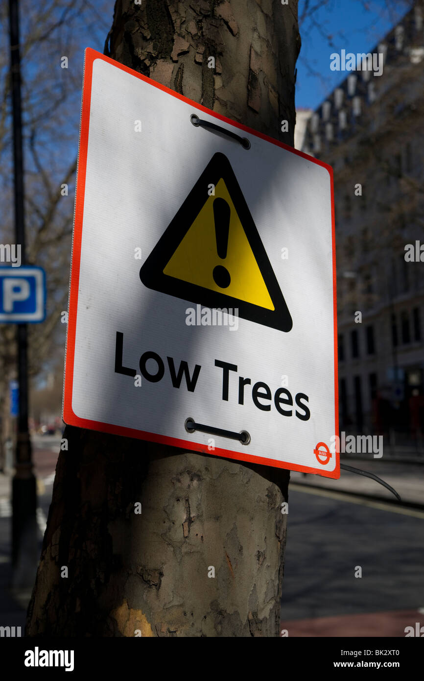 Warning low trees sign hi-res stock photography and images - Alamy