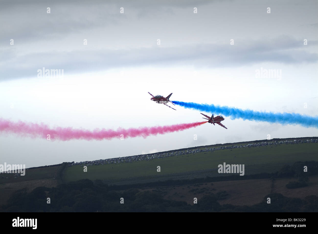 Red arrows maneuver hi-res stock photography and images - Alamy