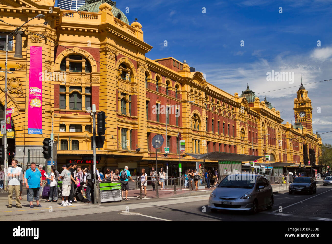 Flinders Street Station, Melbourne, Australia. Busy street scene in the ...
