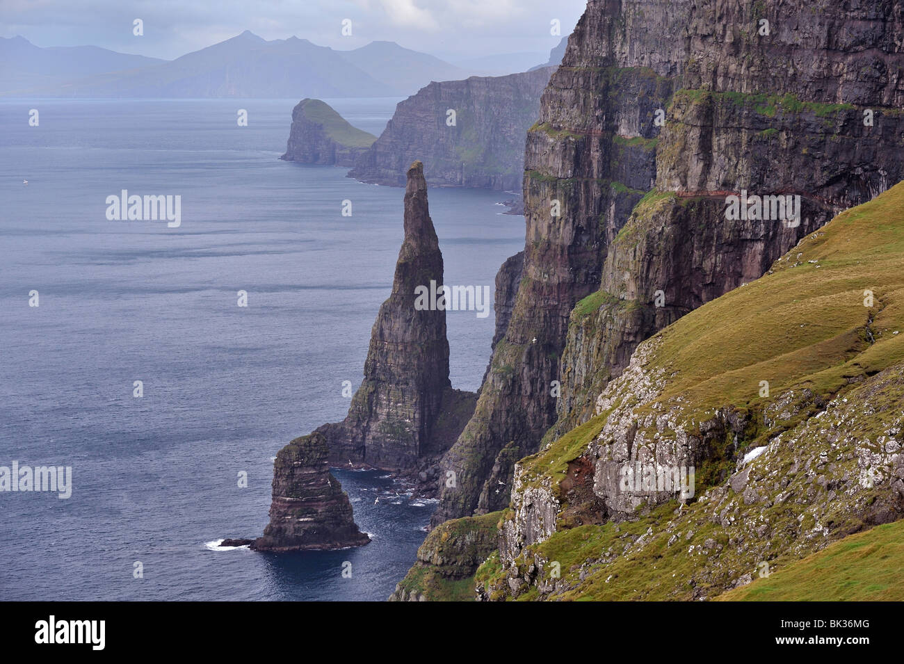 Rock 300 hi-res stock photography and images - Alamy