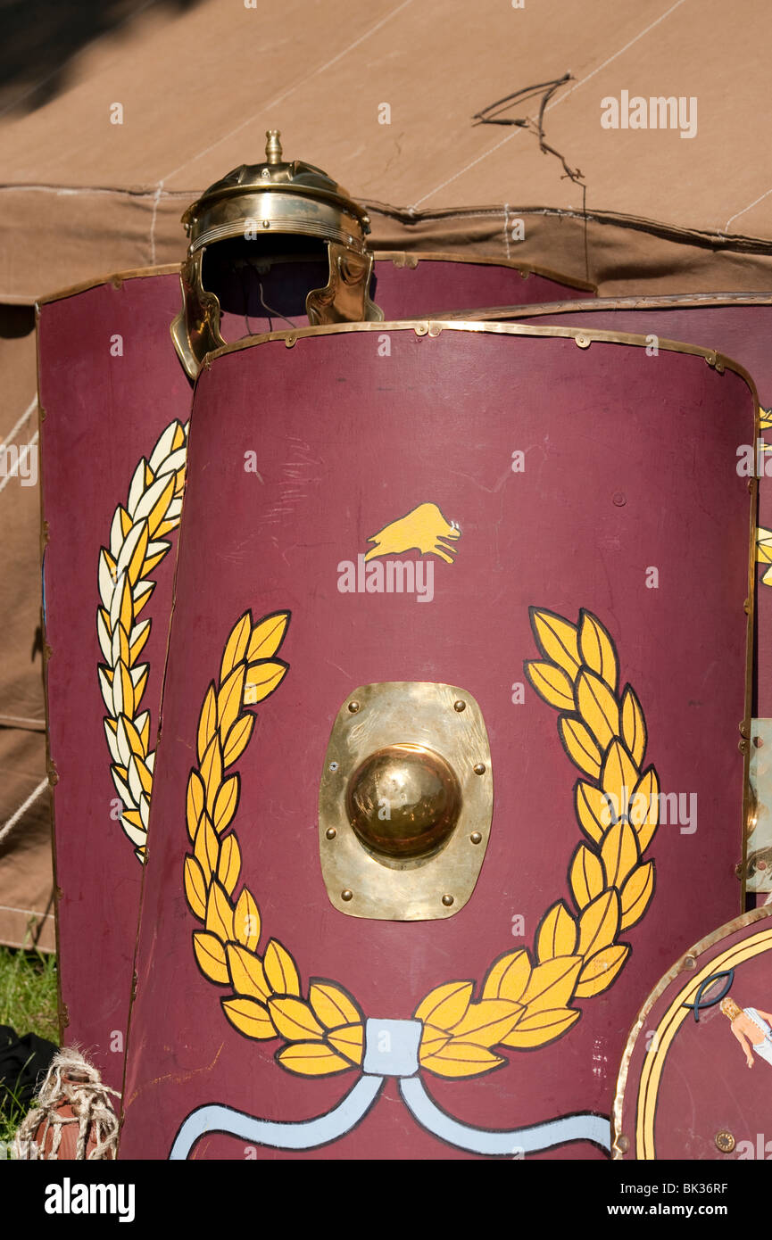 Roman soldier shield hi-res stock photography and images - Alamy