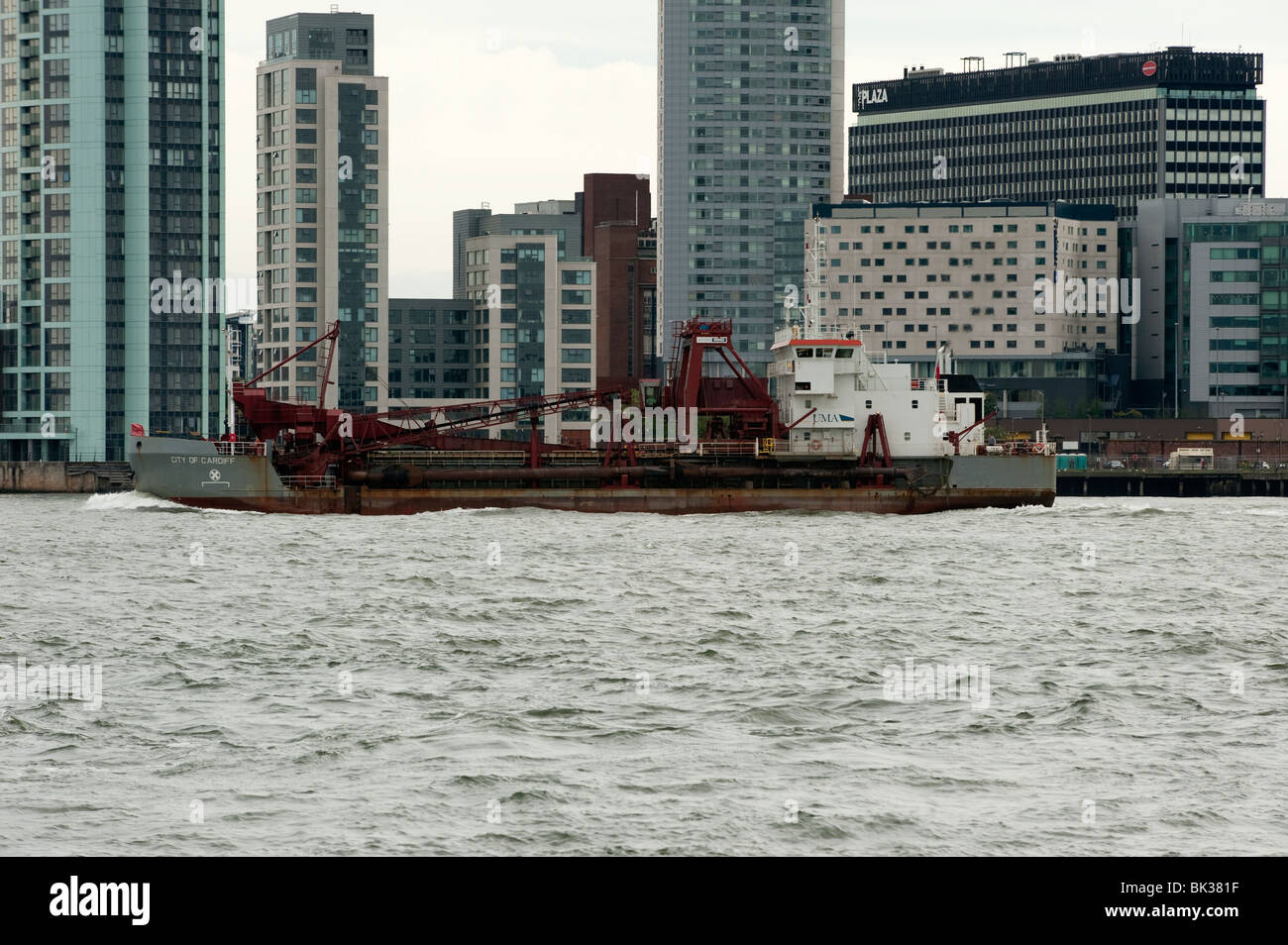 Dredger ship hi-res stock photography and images - Alamy