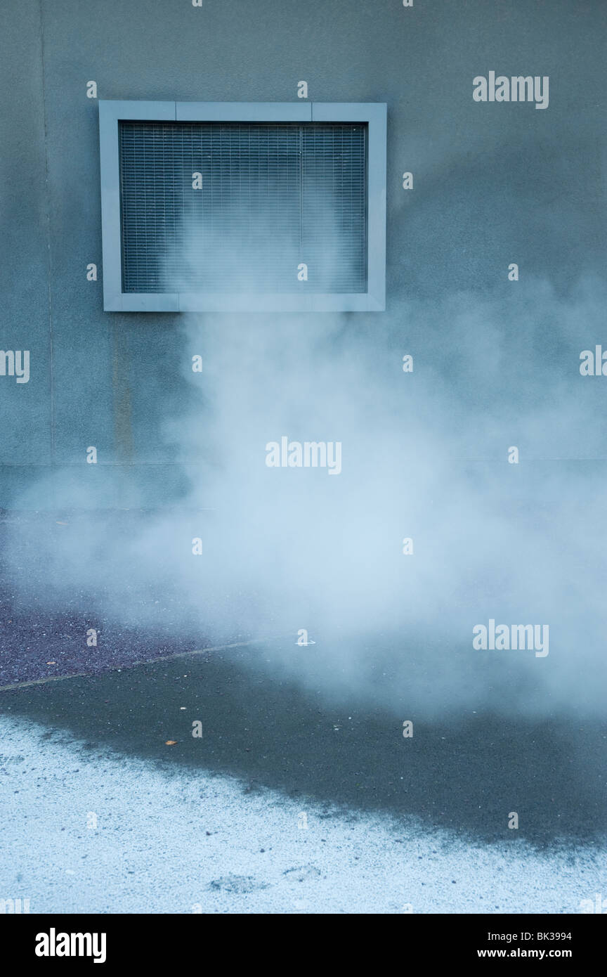 Steam coming from heating duct, Imperial War Museum of the North ...