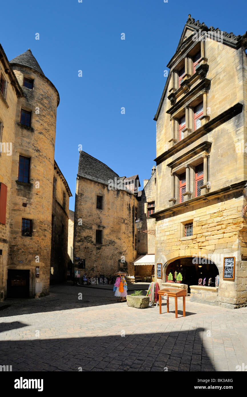 Medieval buildings in the old town, Sarlat, Sarlat le Caneda, Dordogne ...