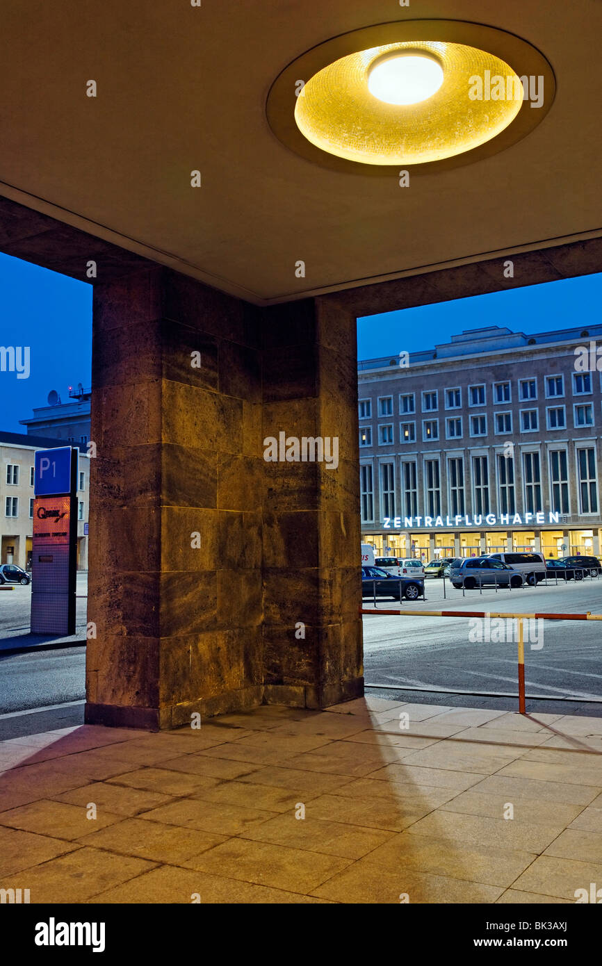Terminal building tempelhof airport hi-res stock photography and images ...