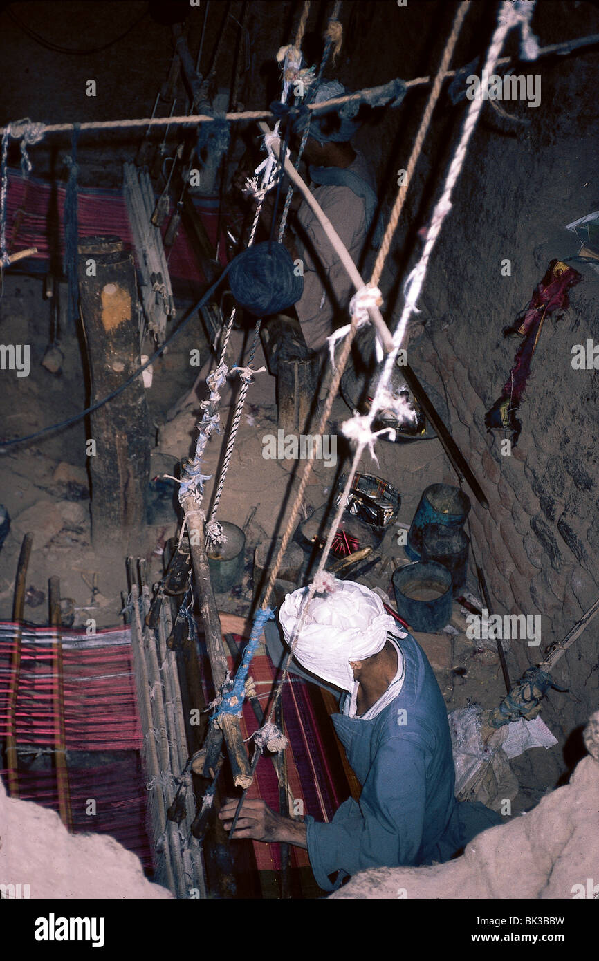 Handloom weaving industries hi-res stock photography and images - Alamy