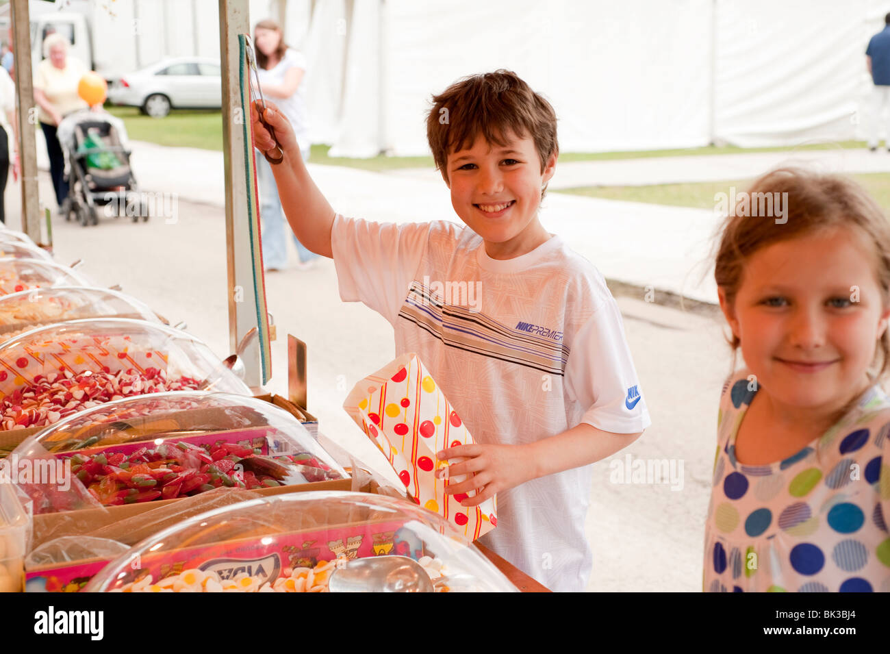 Children released hi-res stock photography and images - Alamy