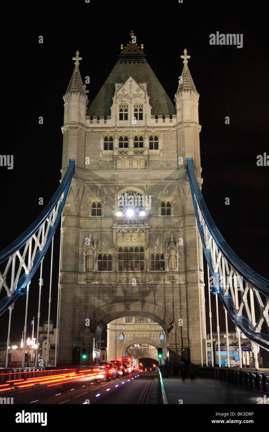 Uk traffic lights hi-res stock photography and images - Alamy