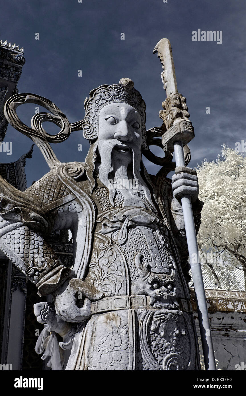 Giant stone statue hi-res stock photography and images - Alamy