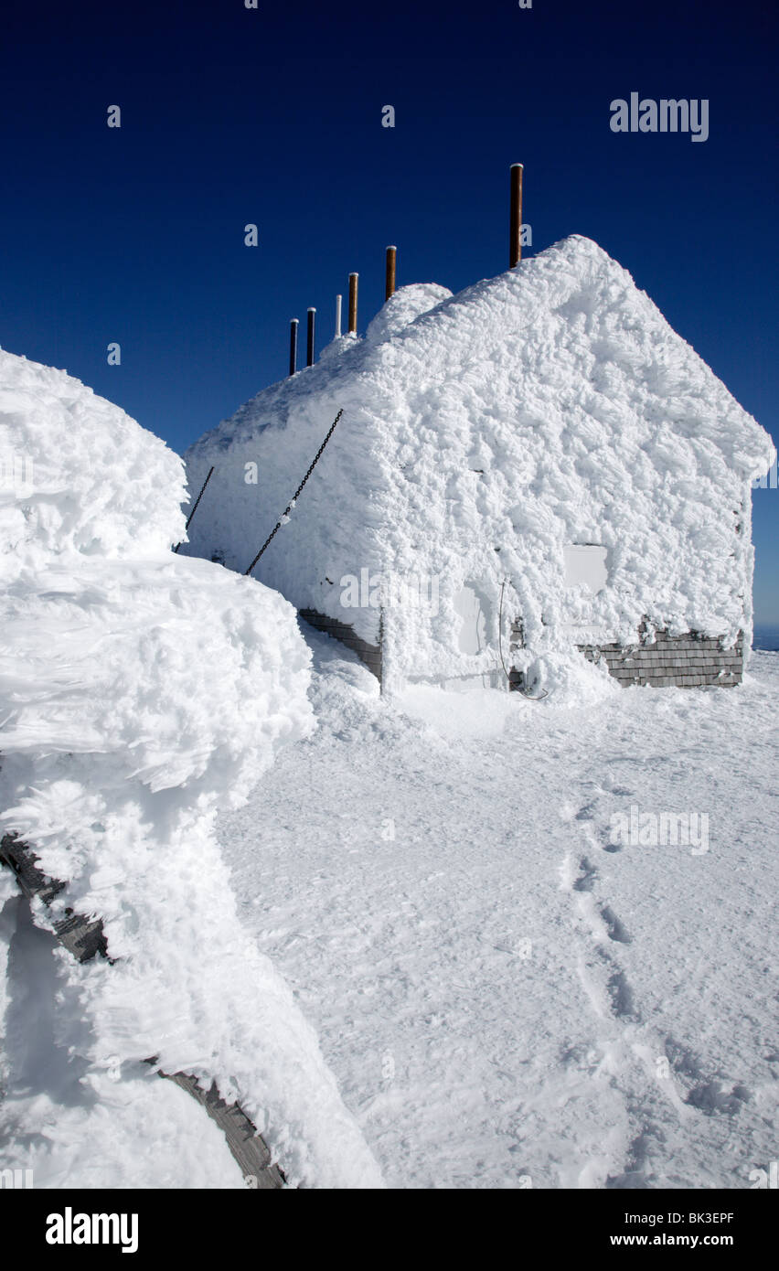 Mount washington observatory ice hi-res stock photography and images ...