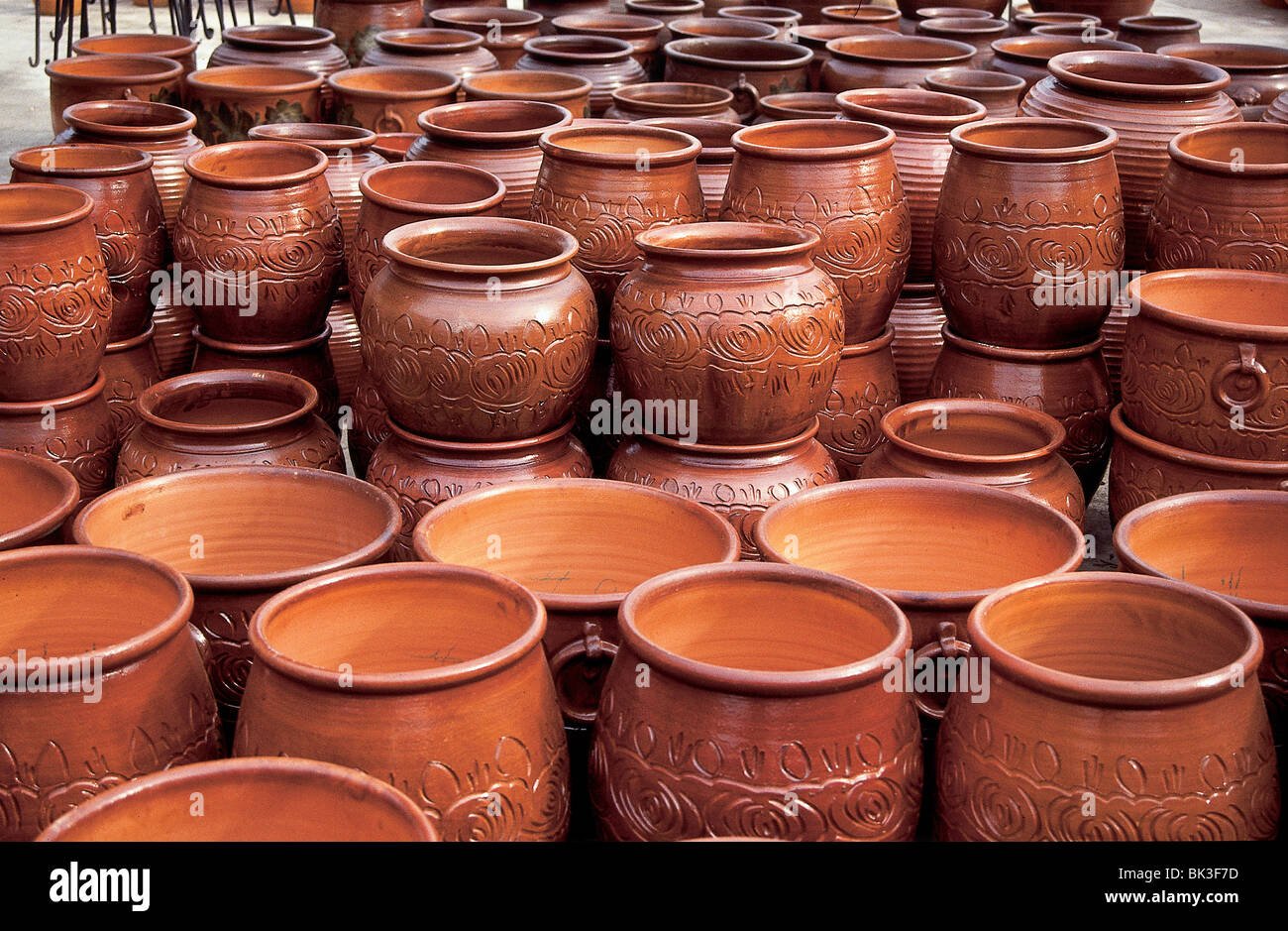 Clay pots, Portugal Stock Photo - Alamy