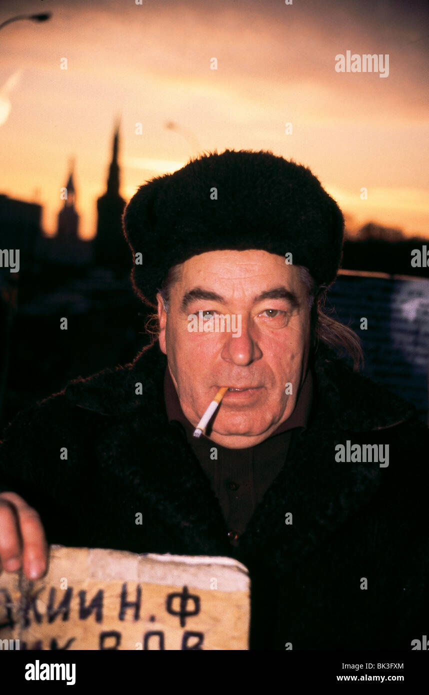 Man asking for help and donations in Russia Stock Photo - Alamy