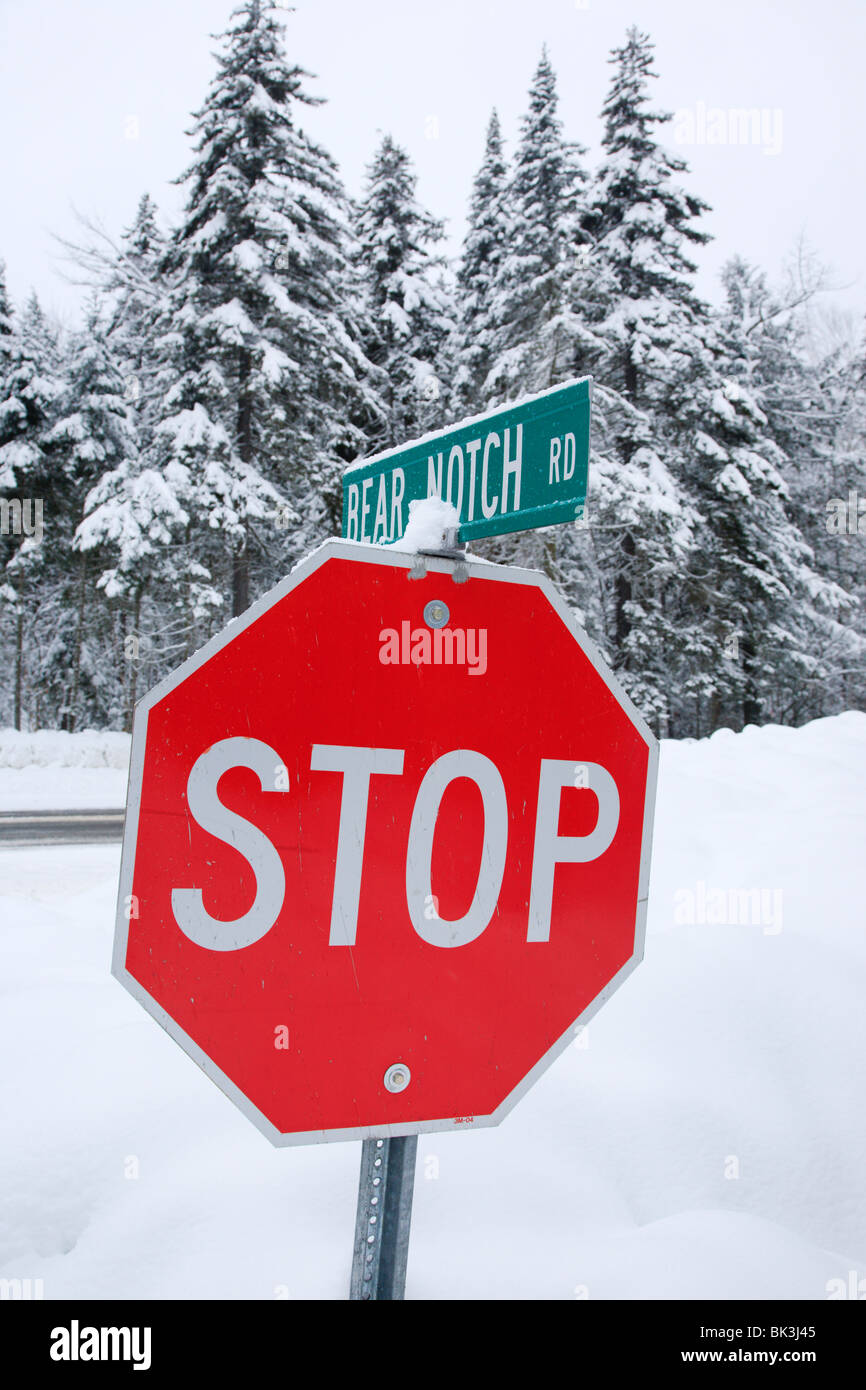 Snow covered stop sign hi-res stock photography and images - Alamy