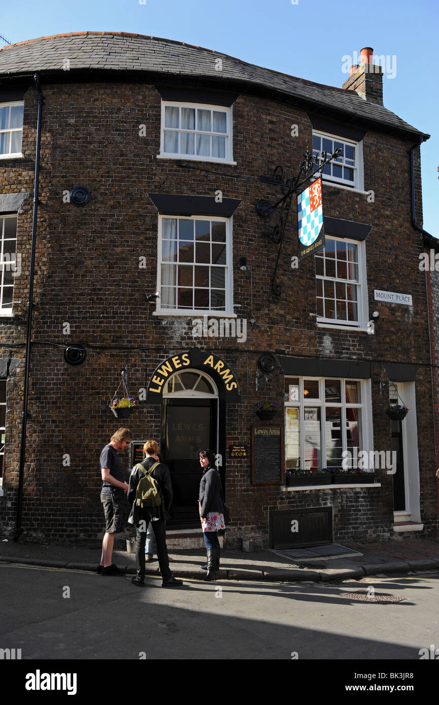Lewes pubs uk hi-res stock photography and images - Alamy
