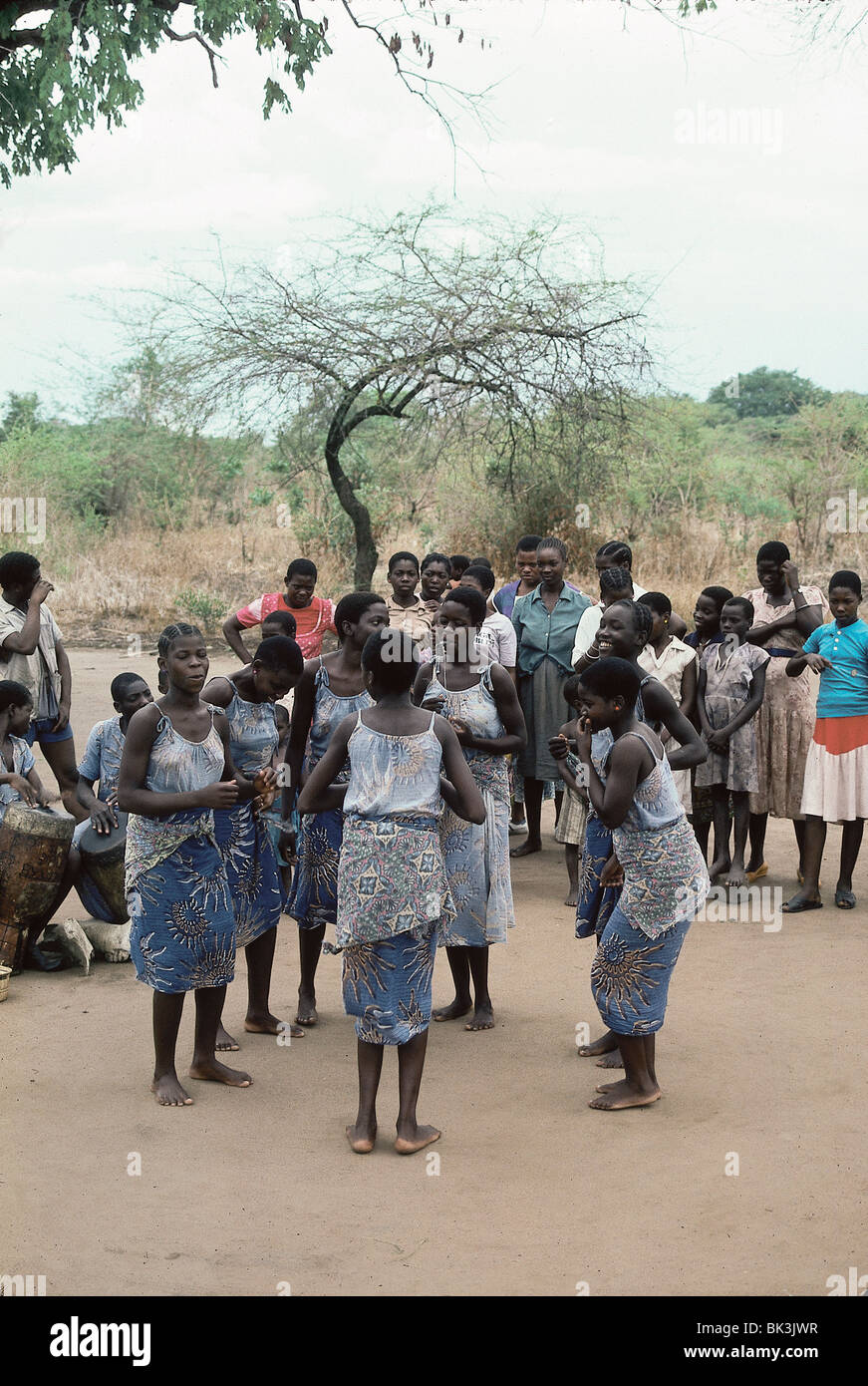 Zambia traditional dance hi-res stock photography and images - Alamy