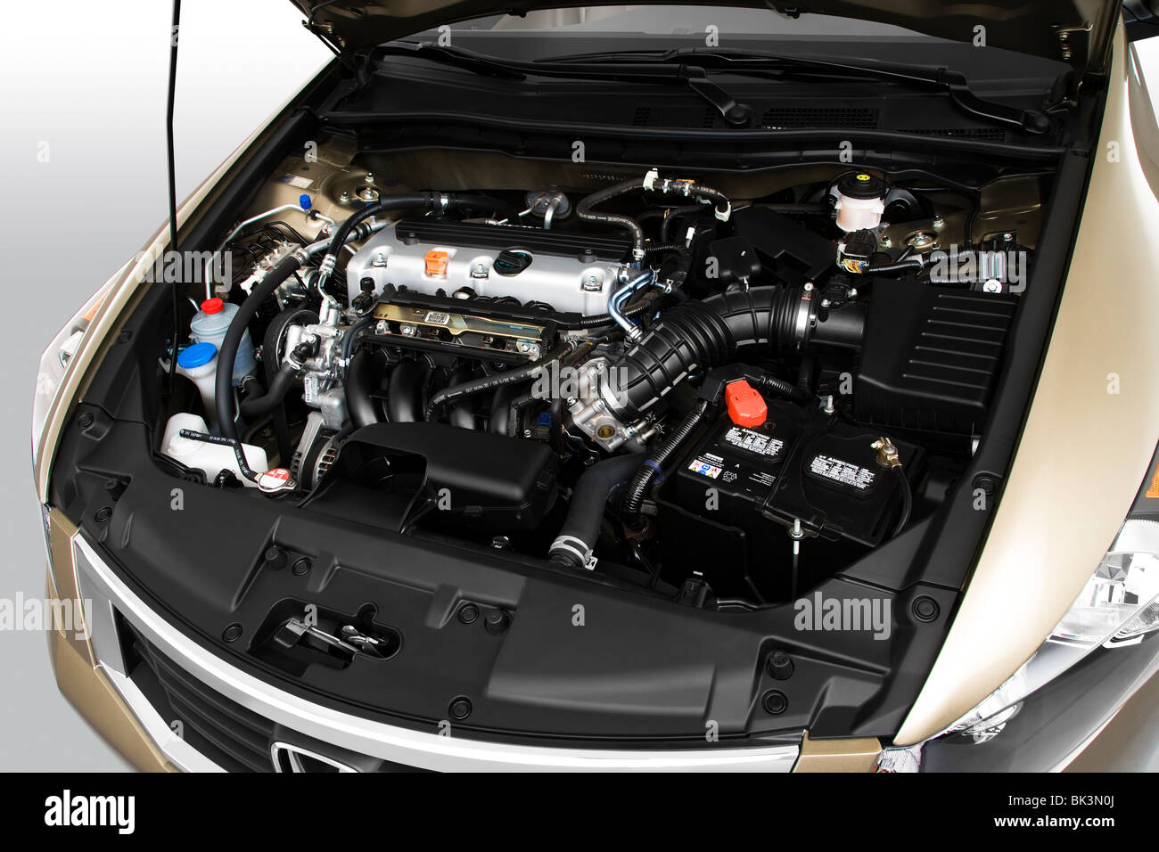 Honda car engine hi-res stock photography and images - Alamy