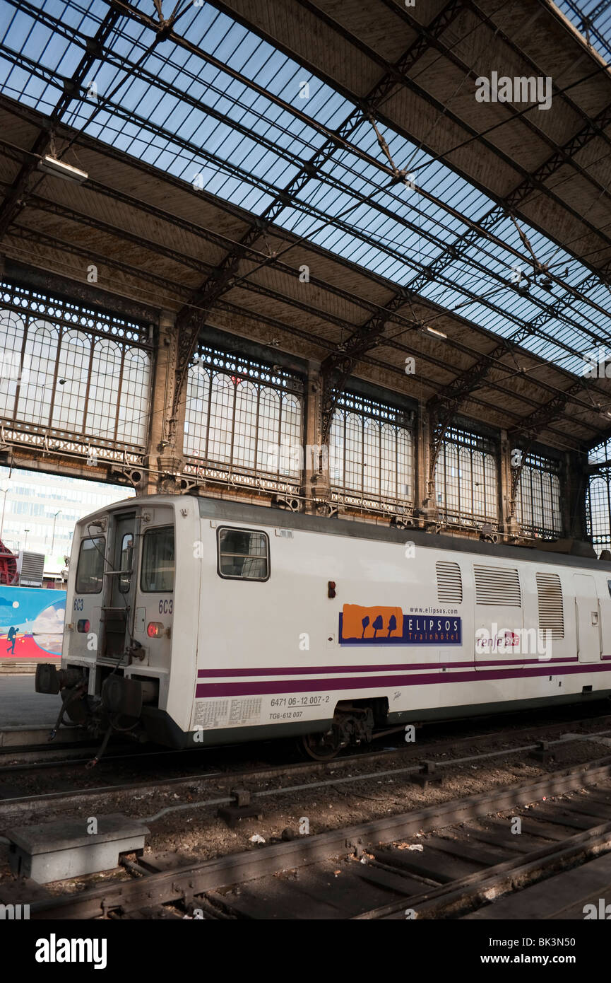 Paris, France, Overnight Train in "Gare d'Austerlitz" Train Station ...