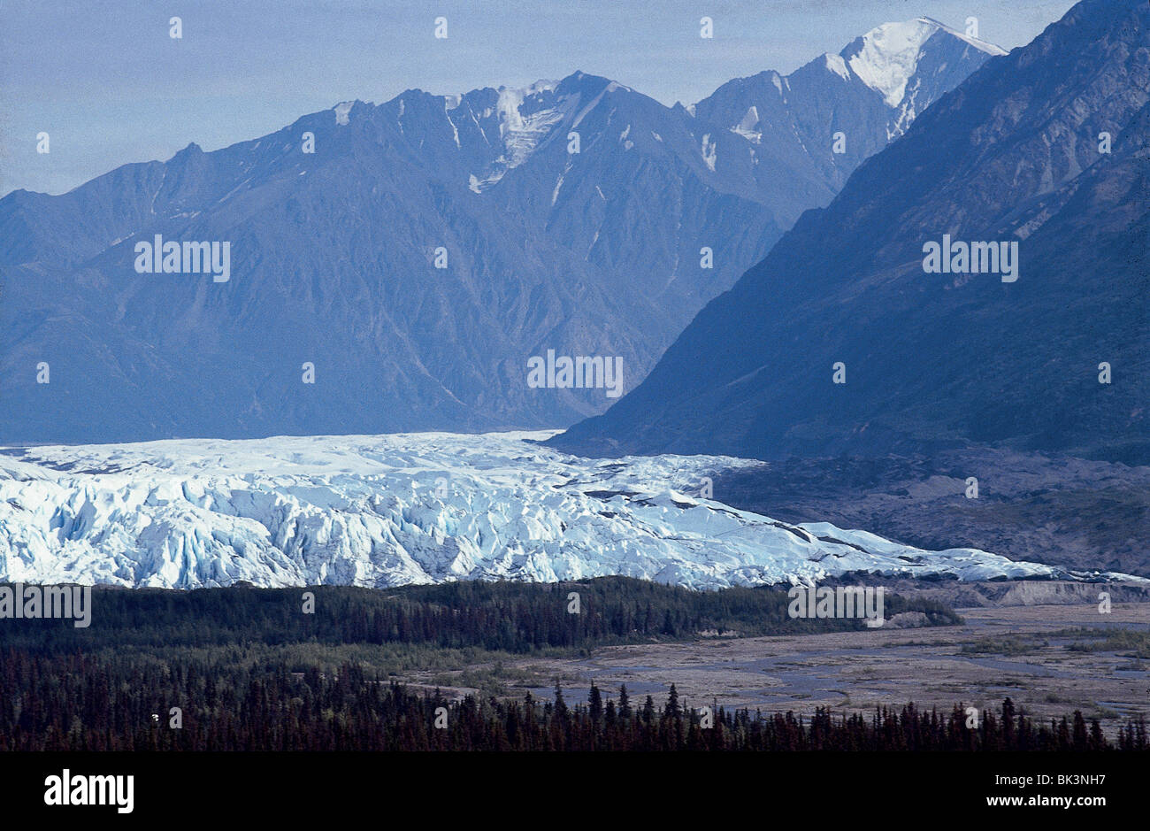 Scenic wilderness landscape of a North American glacier and mountains ...