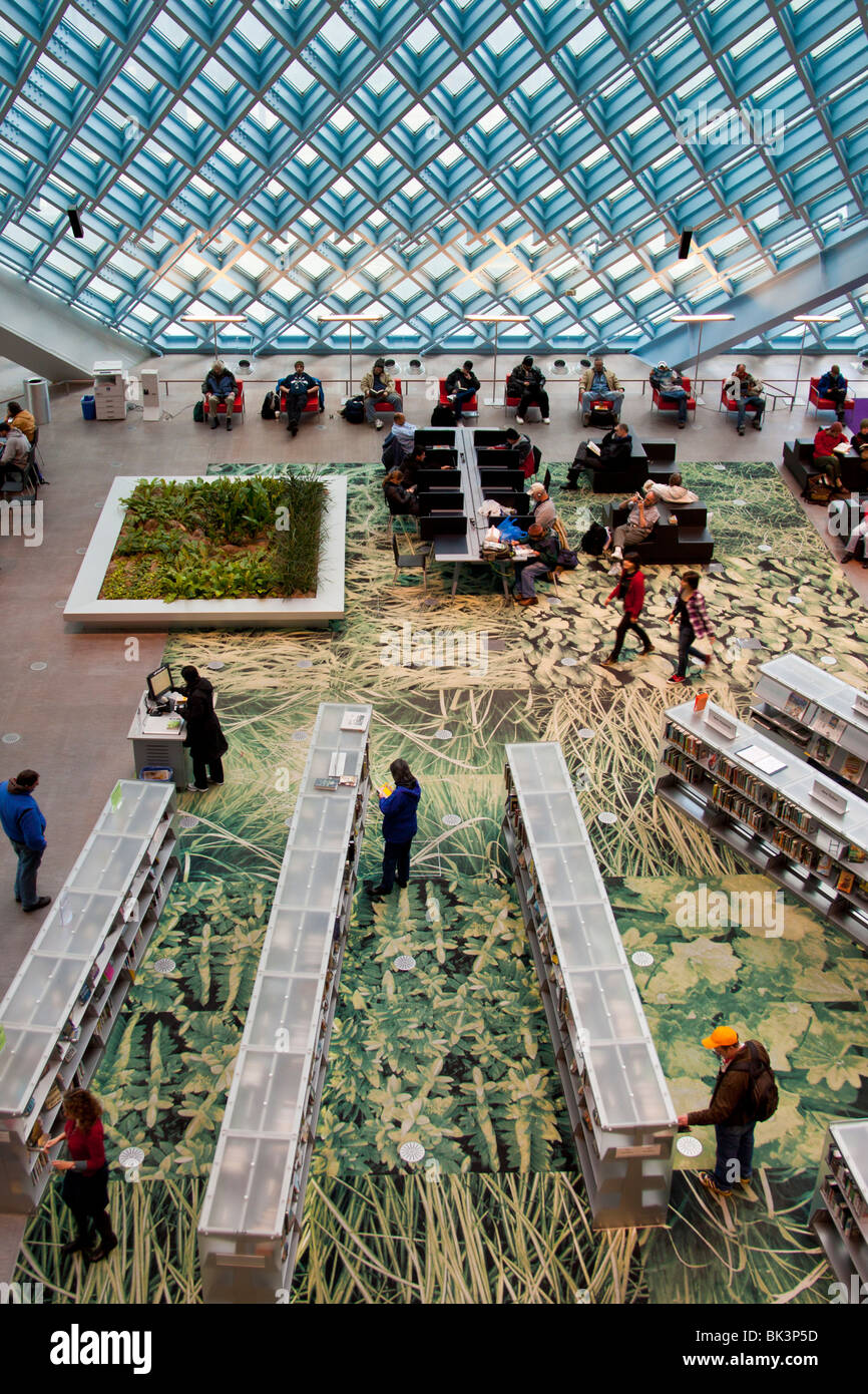 People using public reading room of main branch, Seattle Public Library ...