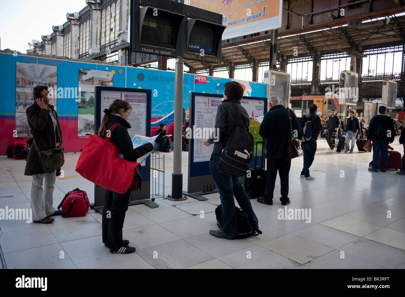 Paris, France, People Traveling in "Gare d'Austerlitz" SNCF Train ...