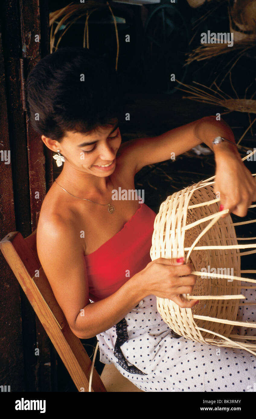 Woman weaving baskets in vinales hi-res stock photography and images ...