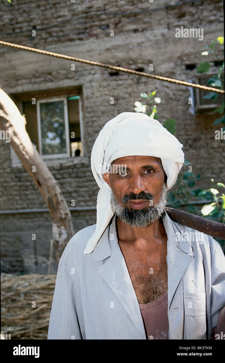 White head cloth hi-res stock photography and images - Alamy