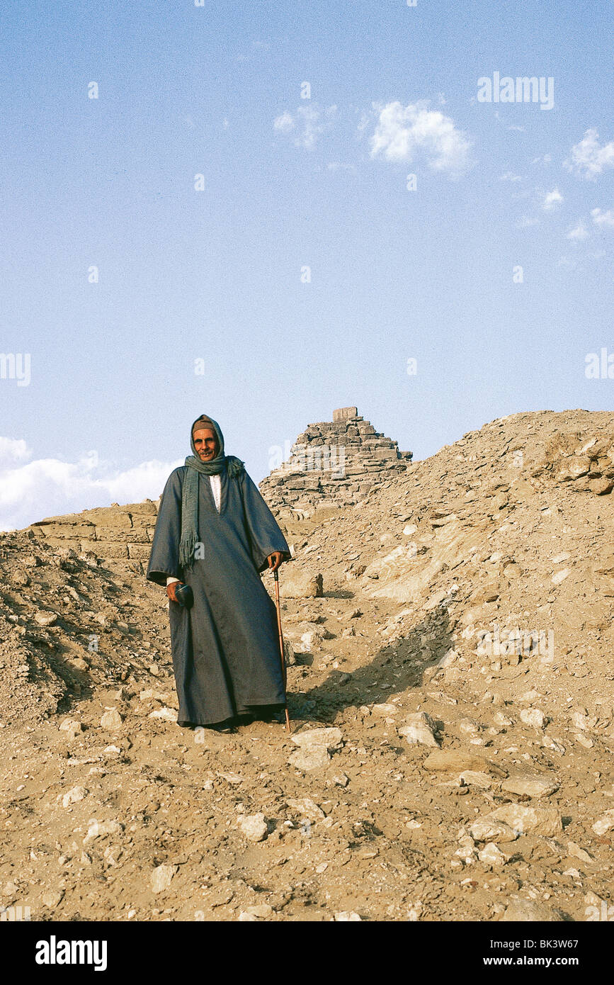 Full-length portrait of an Egyptian man Stock Photo - Alamy