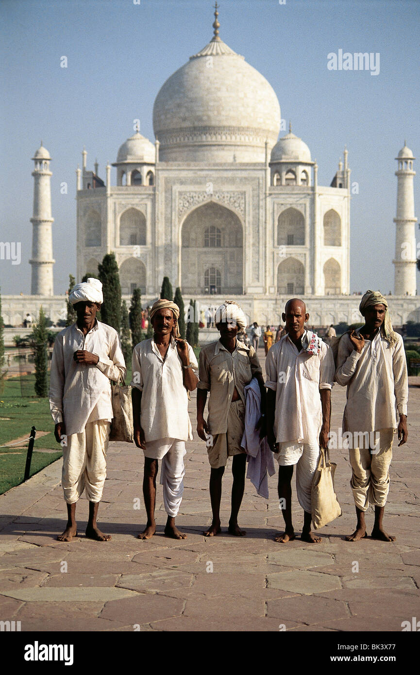Group portrait of five Indian men at the Taj Mahal Stock Photo - Alamy