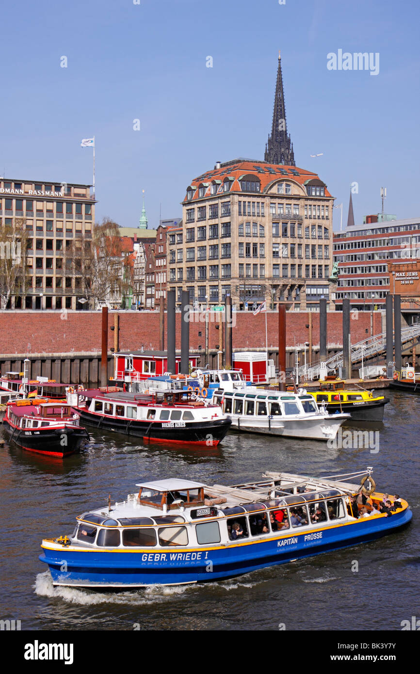 Hamburg city tour hi-res stock photography and images - Alamy