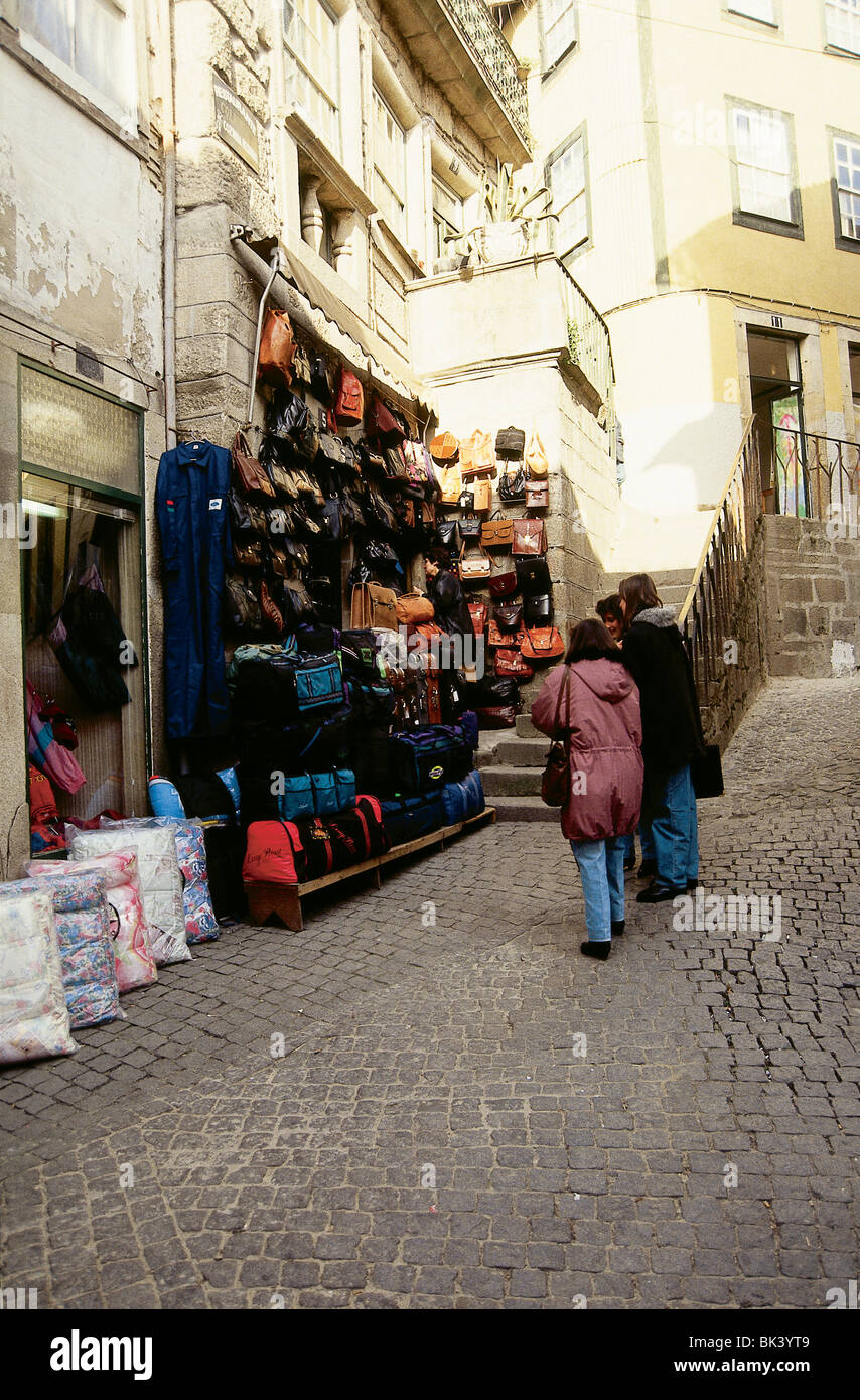 Sloping city streets hi-res stock photography and images - Alamy