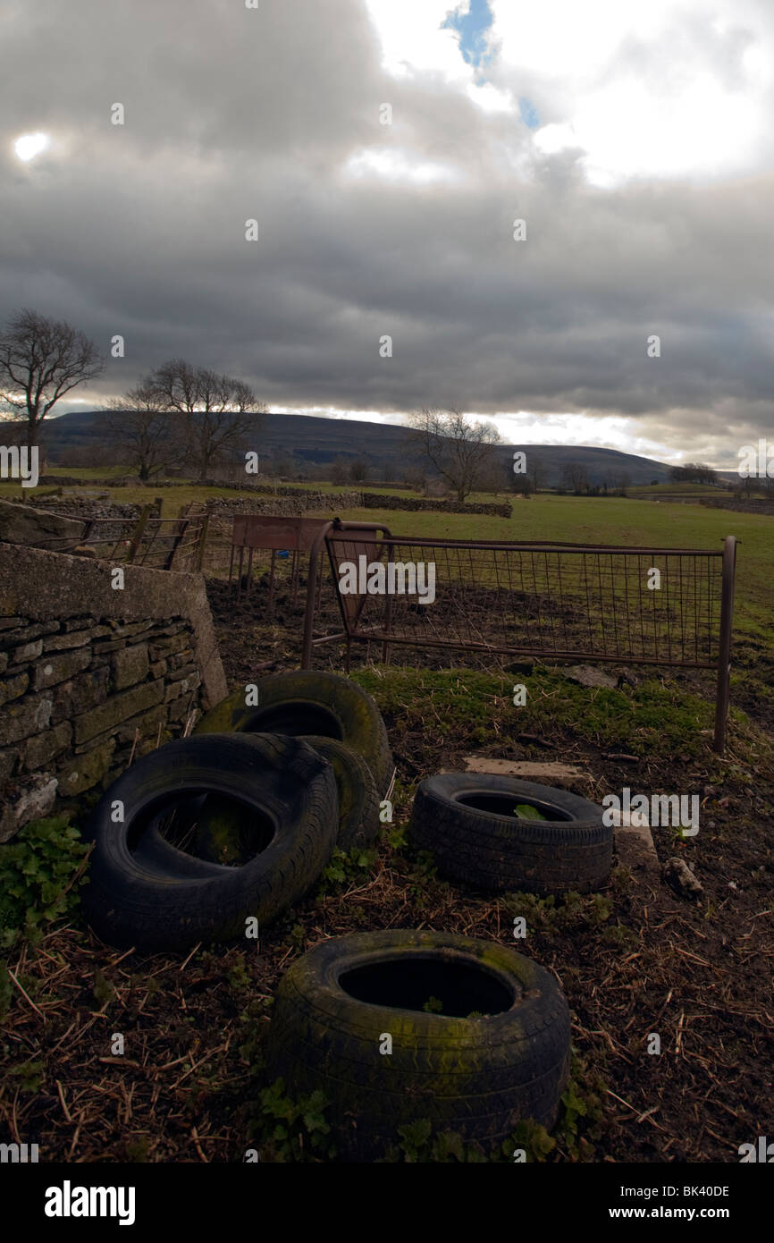 Old used tyres hi-res stock photography and images - Alamy