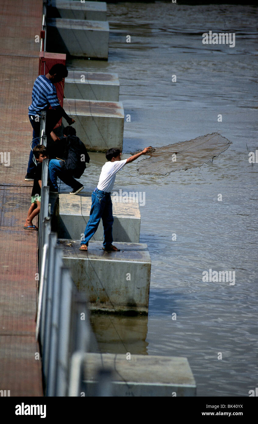 Fish nets american river hi-res stock photography and images - Alamy