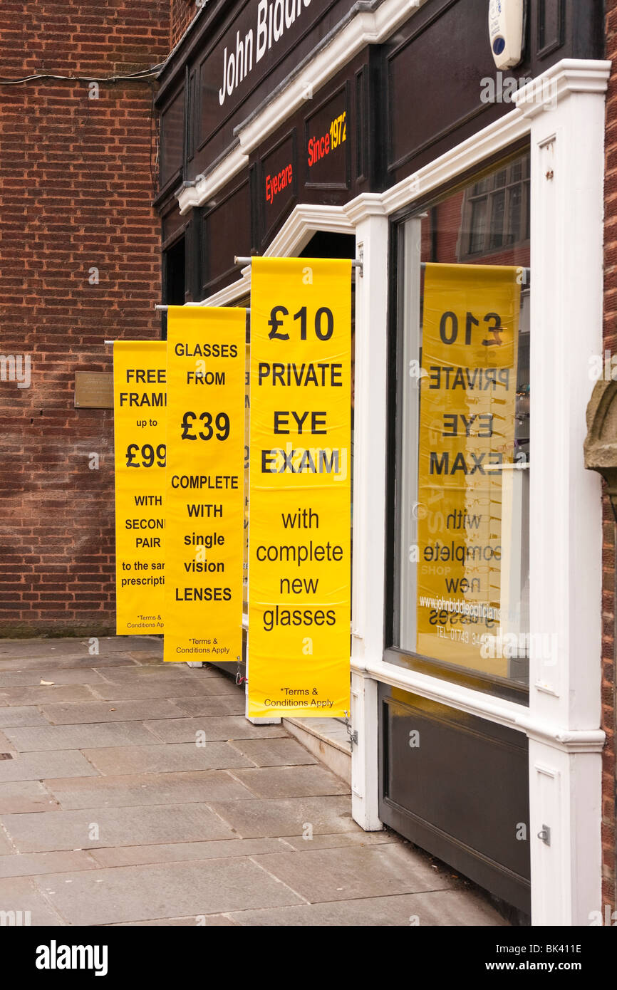 Outside advertising hi-res stock photography and images - Alamy