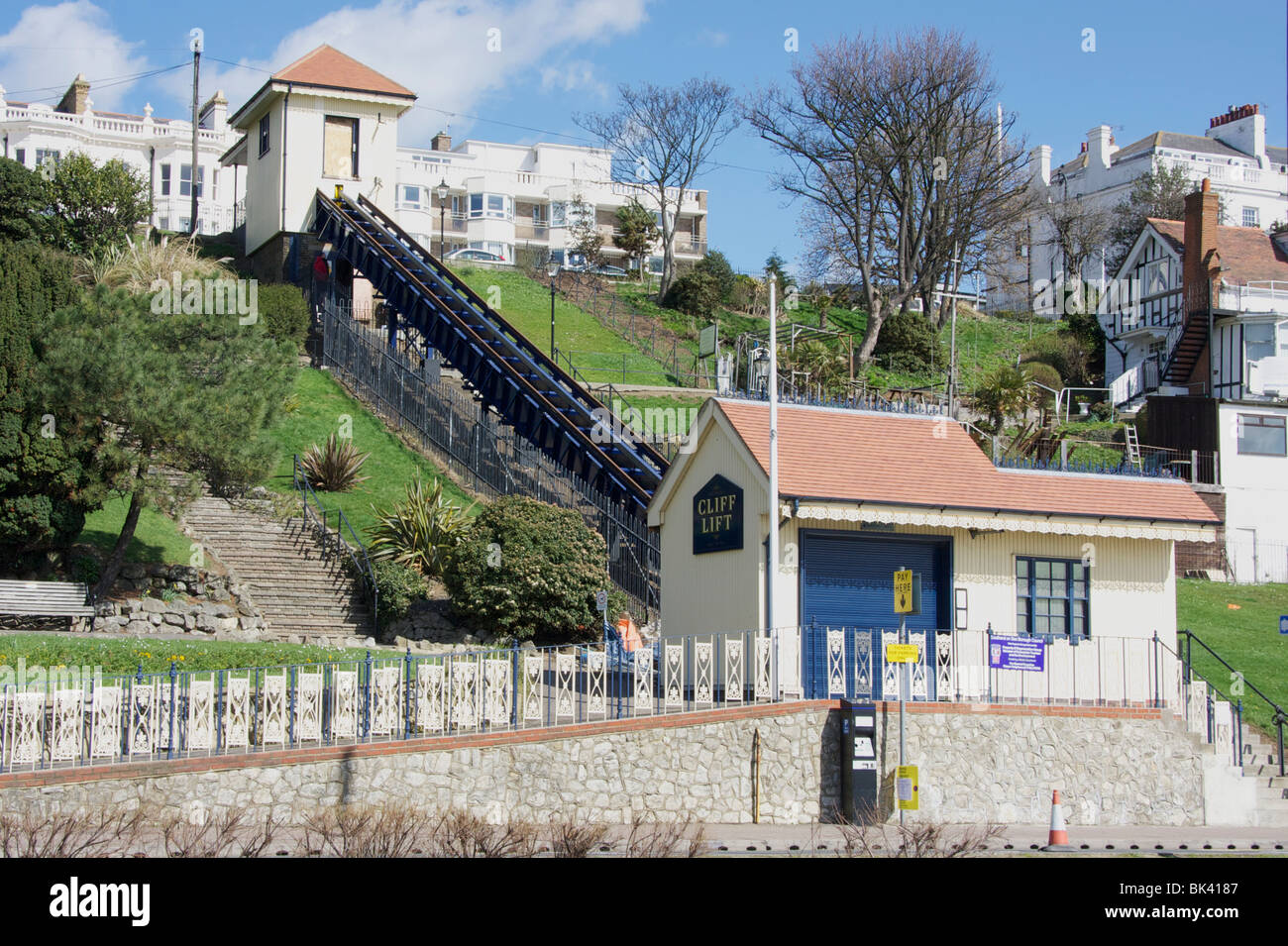 Cliff lift hi-res stock photography and images - Alamy
