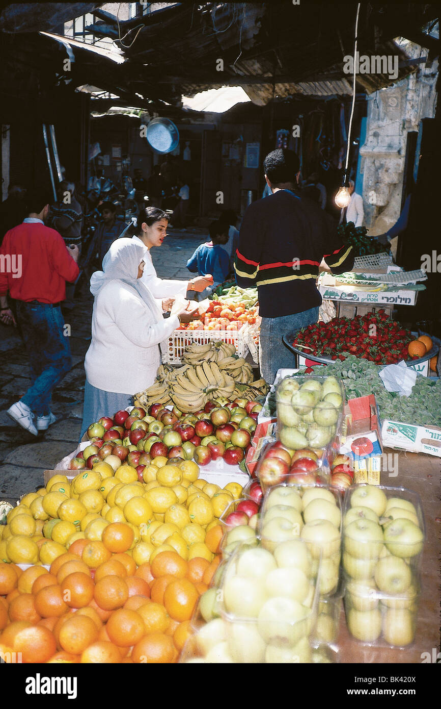 Israeli Fruit Vendors High Resolution Stock Photography and Images - Alamy