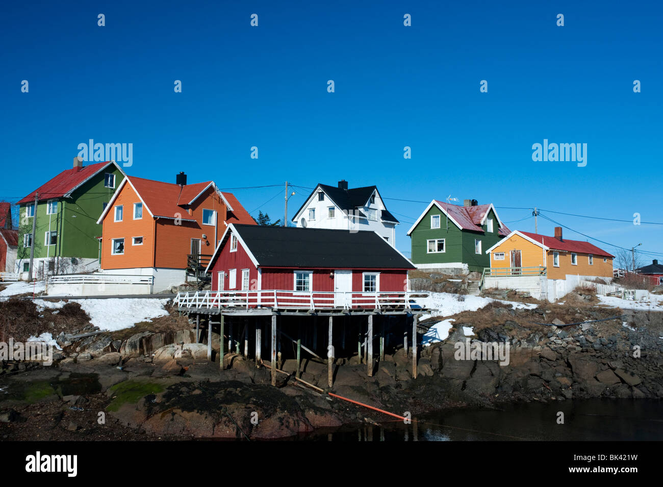 Painted norwegian houses hi-res stock photography and images - Alamy