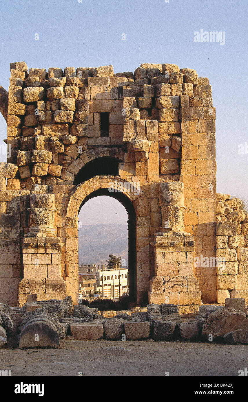 Triumphal Arch of Hadrian was built in AD 129 to commemorate the visit ...