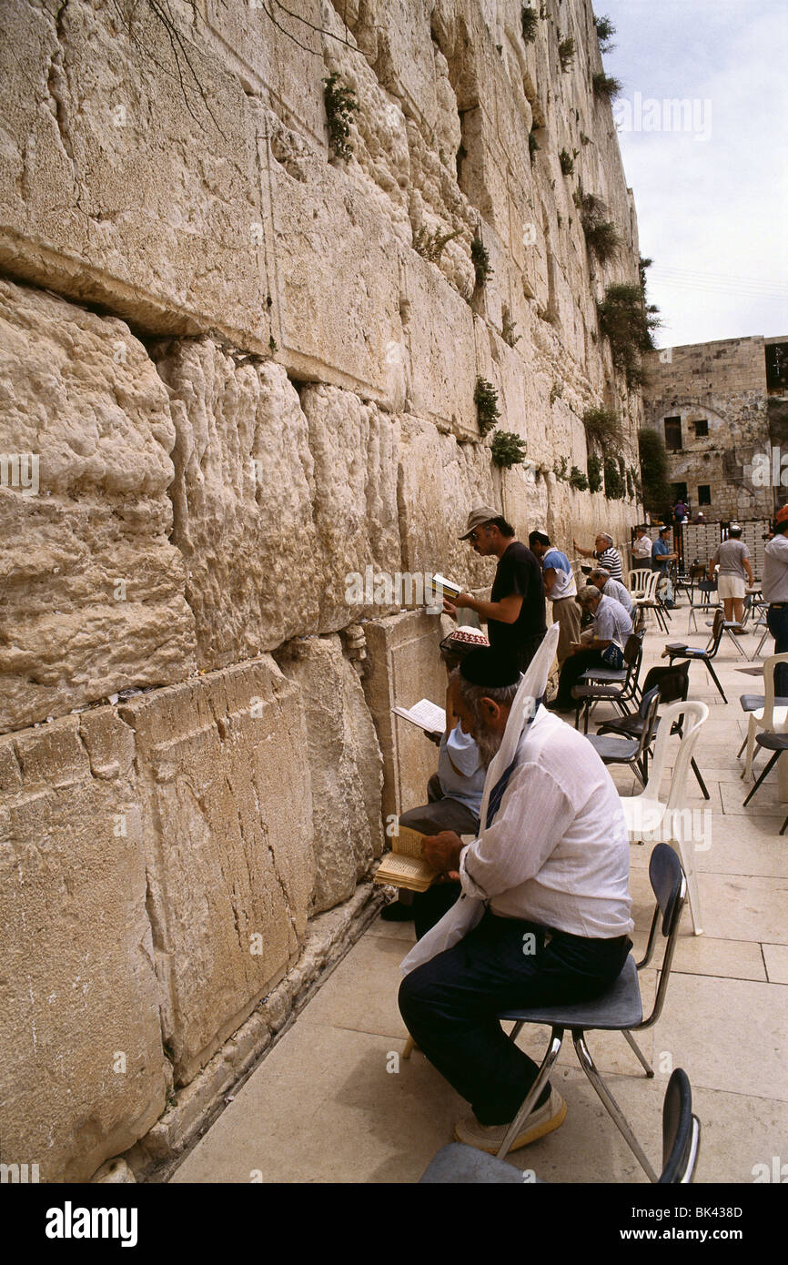 Men praying at the Western Wall, Jerusalem Stock Photo - Alamy