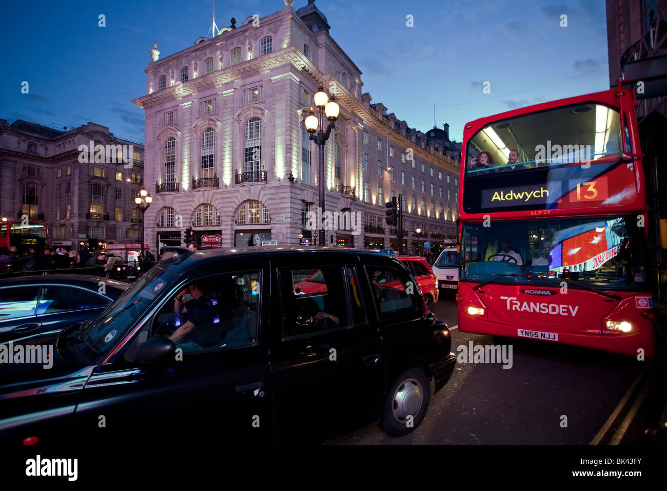 Bus going to piccadilly circus hi-res stock photography and images - Alamy